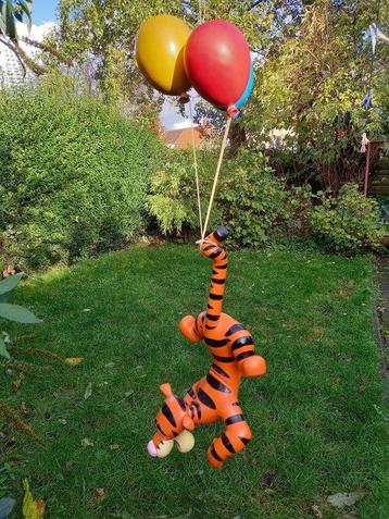 ② Winnie the Pooh - Tigger hanging on balloons (ca. 1990) - 1 — Disney ...