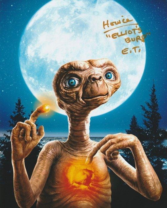 ② E.T. - Signed by Howie Hammermann (Elliott’s Burp) — Cinéma ...