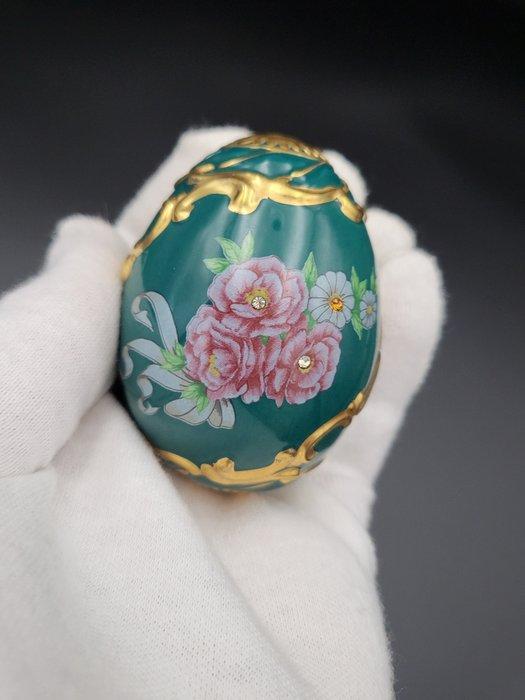 ② Œuf Fabergé - Œuf “Winter Palace Rose” – The Imperial Egg ...