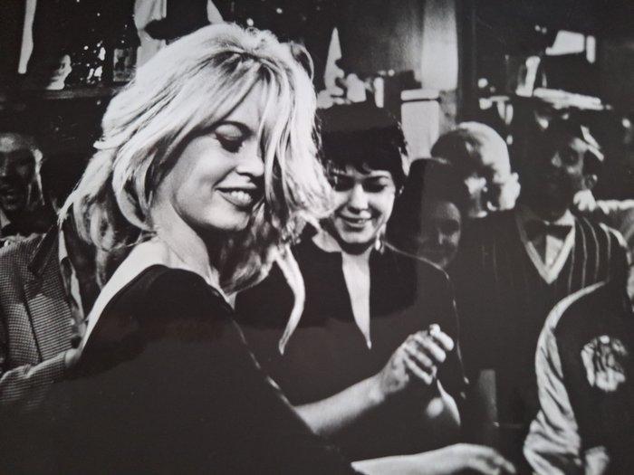 ② Klaus-Peter Hess - Brigitte Bardot, La Vérité (The Truth), — Kunst ...