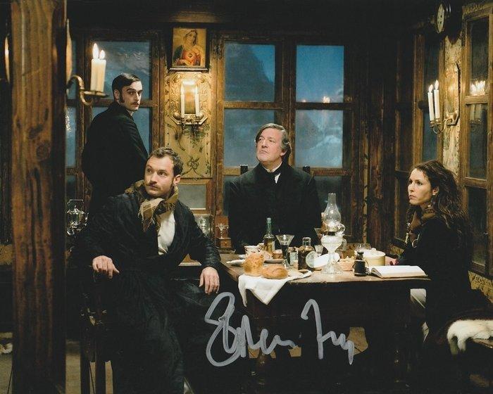 ② V for Vendetta - Signed by Stephen Fry (Deitrich) — Film en Tv — 2dehands