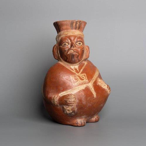 ② Moche, Peru Terracotta Antropomorf vat met gespleten lip. — Mineralen ...