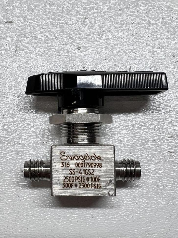 ② Swagelok SS-41GS2 2-Way ball valve 1/8 inch Tube Fitting ...